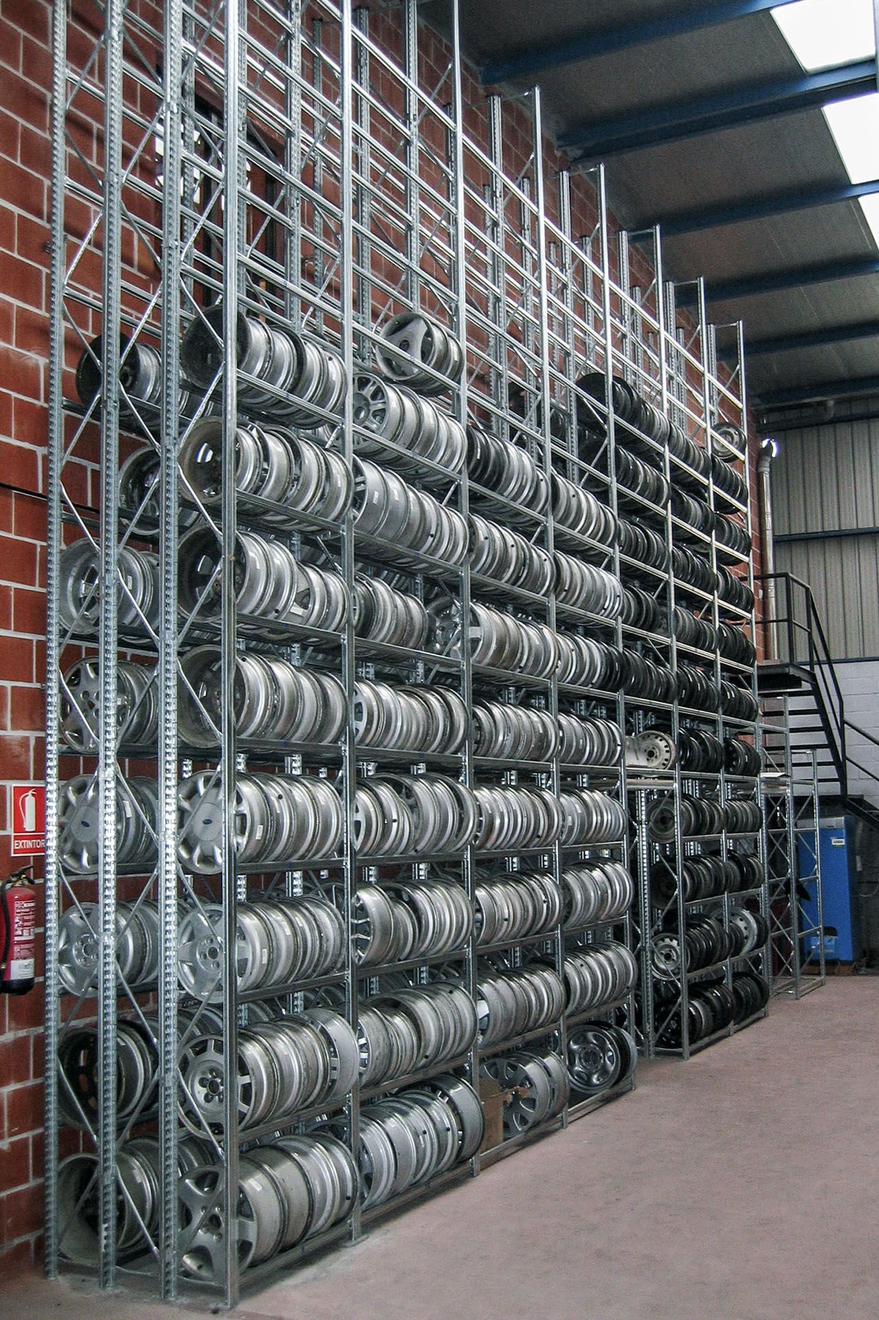 Metalsistem Unirack Shelving - Transformer Storage Systems