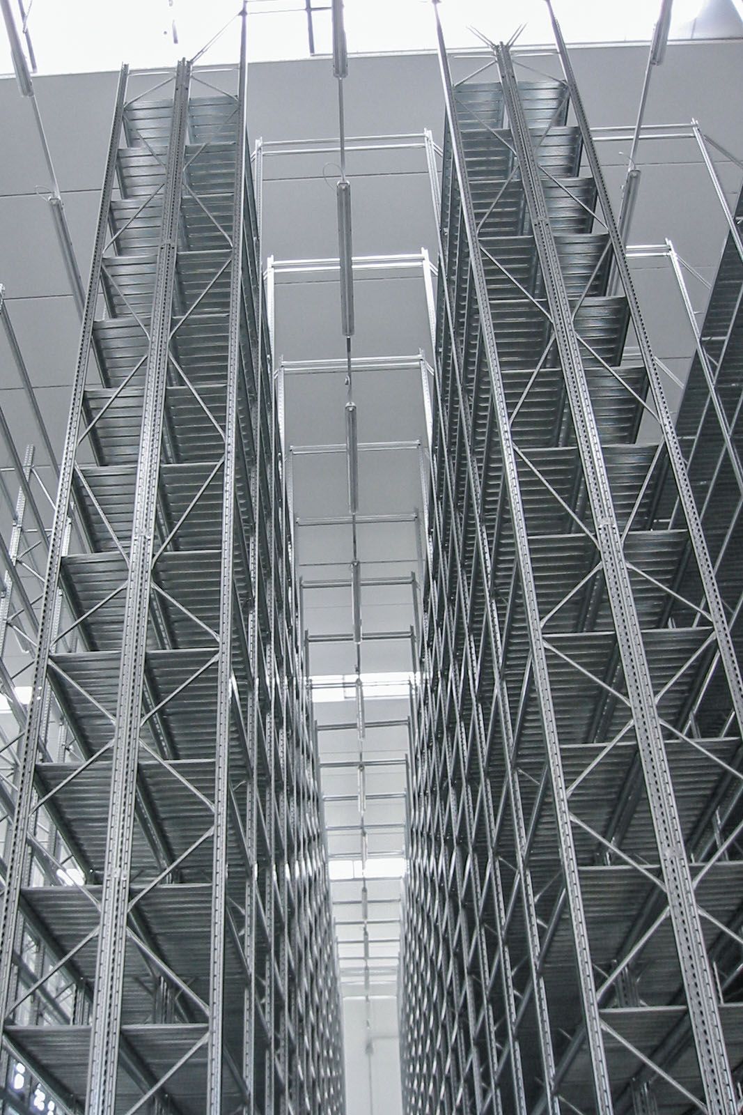 Metalsistem Unirack Shelving - Transformer Storage Systems