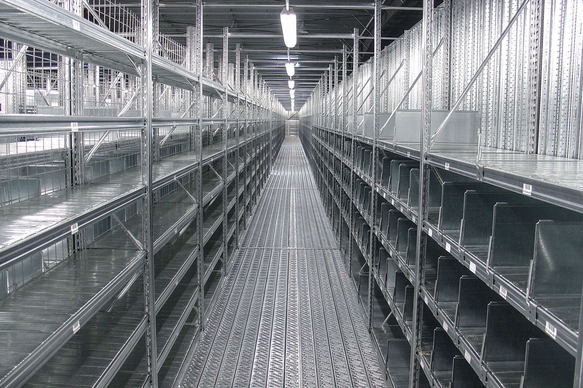 Metalsistem Unirack Shelving - Transformer Storage Systems
